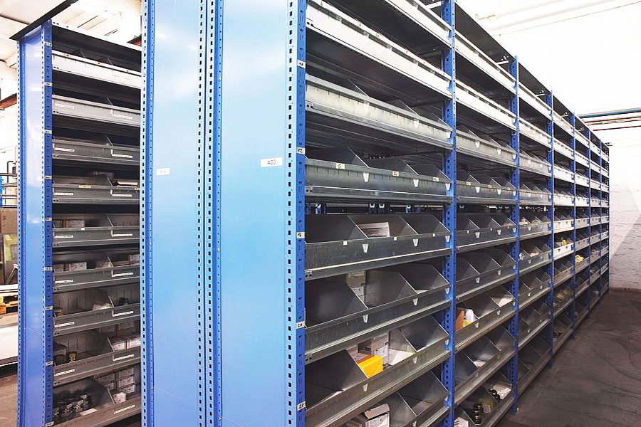 Rafturi pentru sarcini mici cu separatoare si accesorii